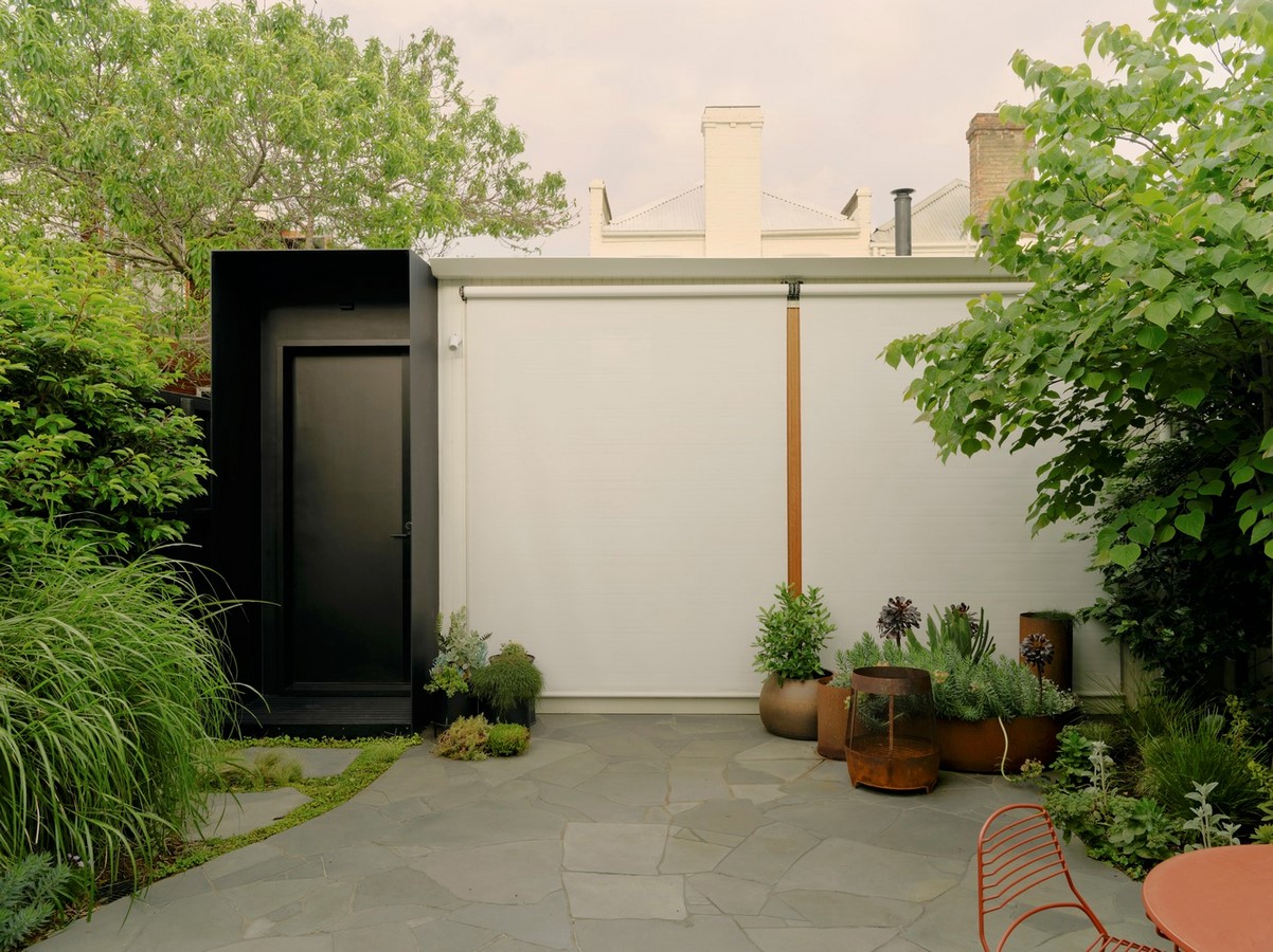 Renovation and Expansion: Fitzroy Laneway House by Andrew Child Architect - aarchii